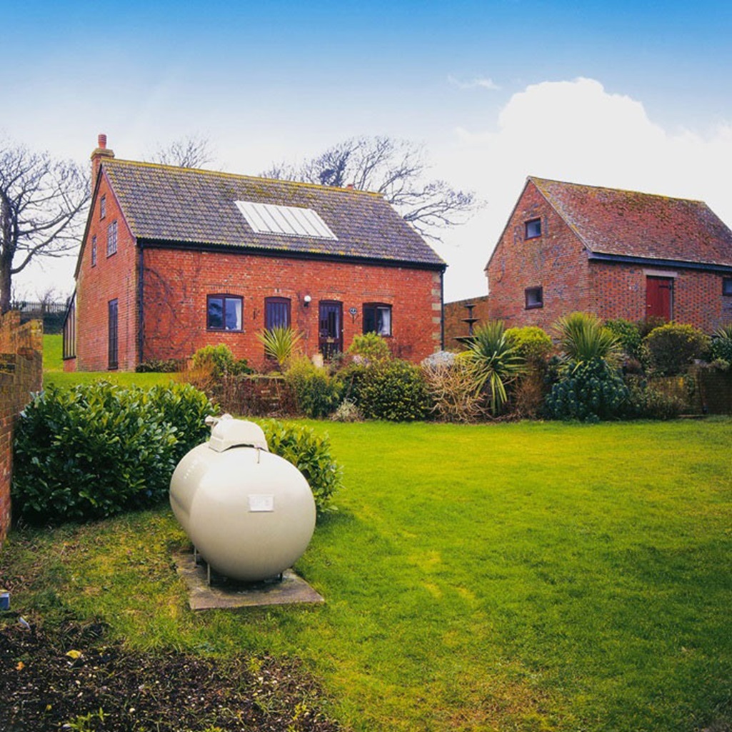 Flexible LPG storage solutions and installation | Calor